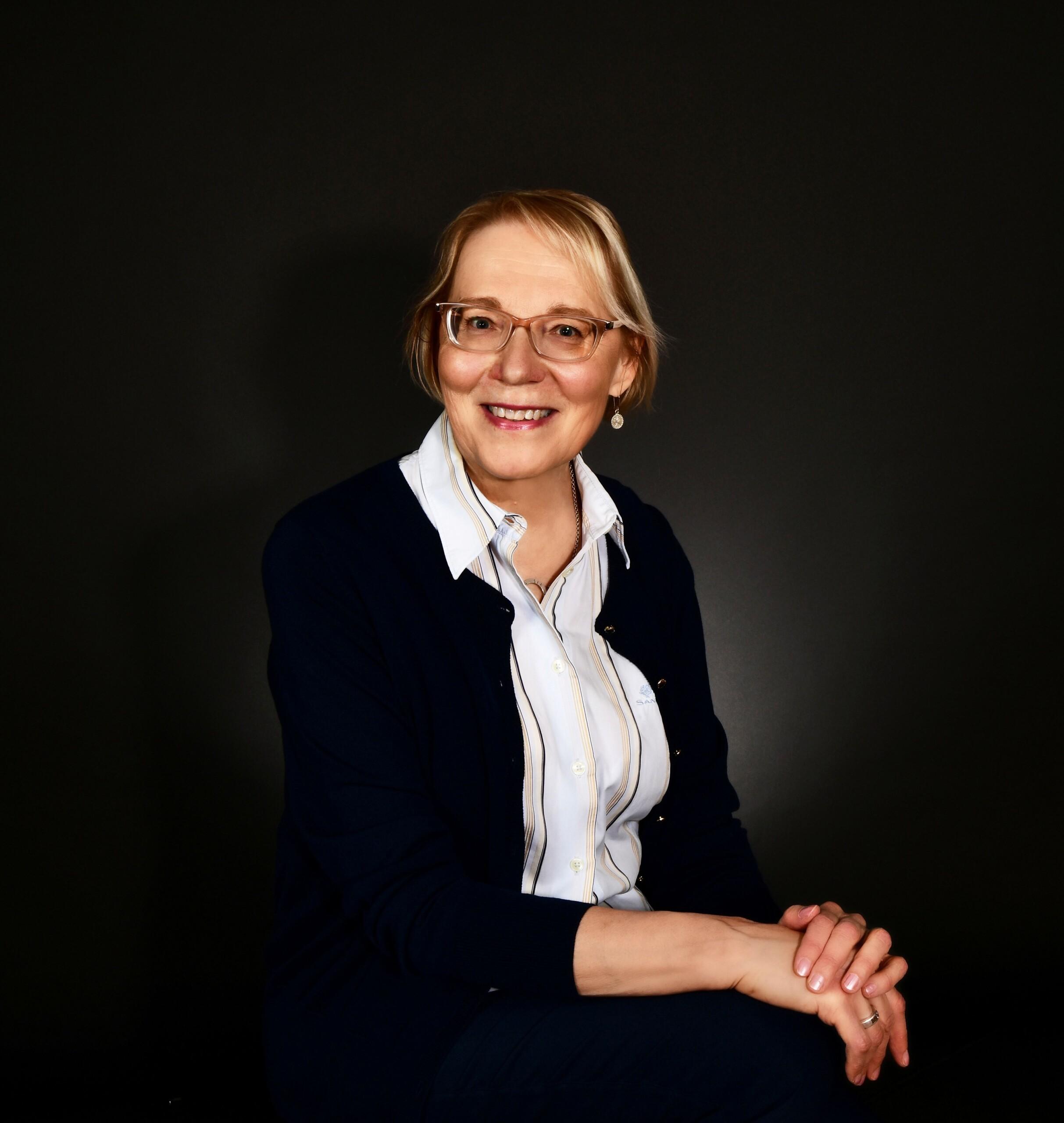 Irja Hanelius - AKHA
